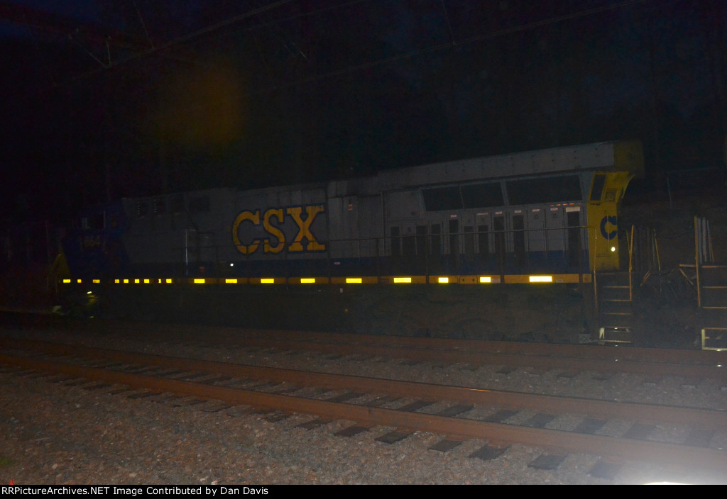 CSX AC60CW 664 leads Q410-01